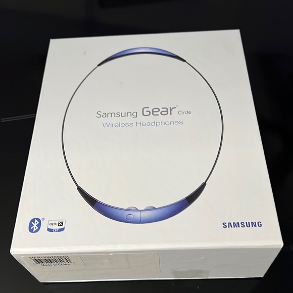 Samsung | Headphones | New Samsung Gear Circle Wireless Headphones Blue ...